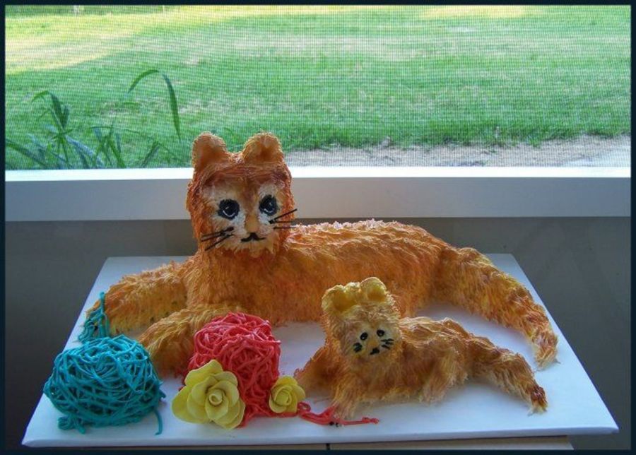 Cat With Kitten - CakeCentral.com