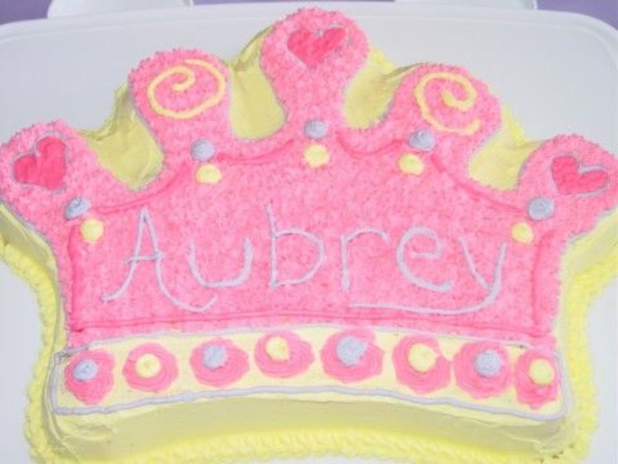 Tiara Birthday Cake - CakeCentral.com