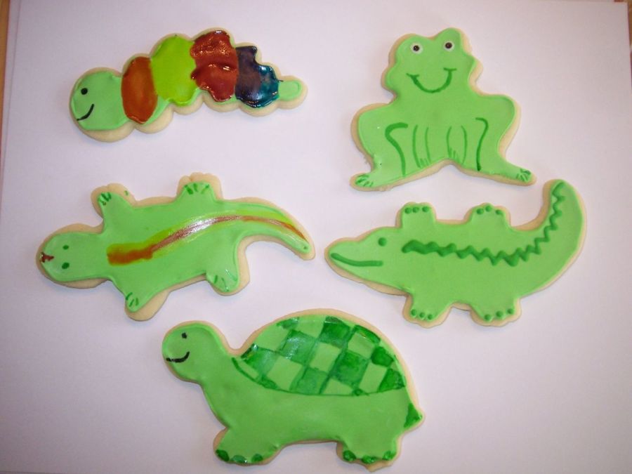 Little Green Critters - CakeCentral.com