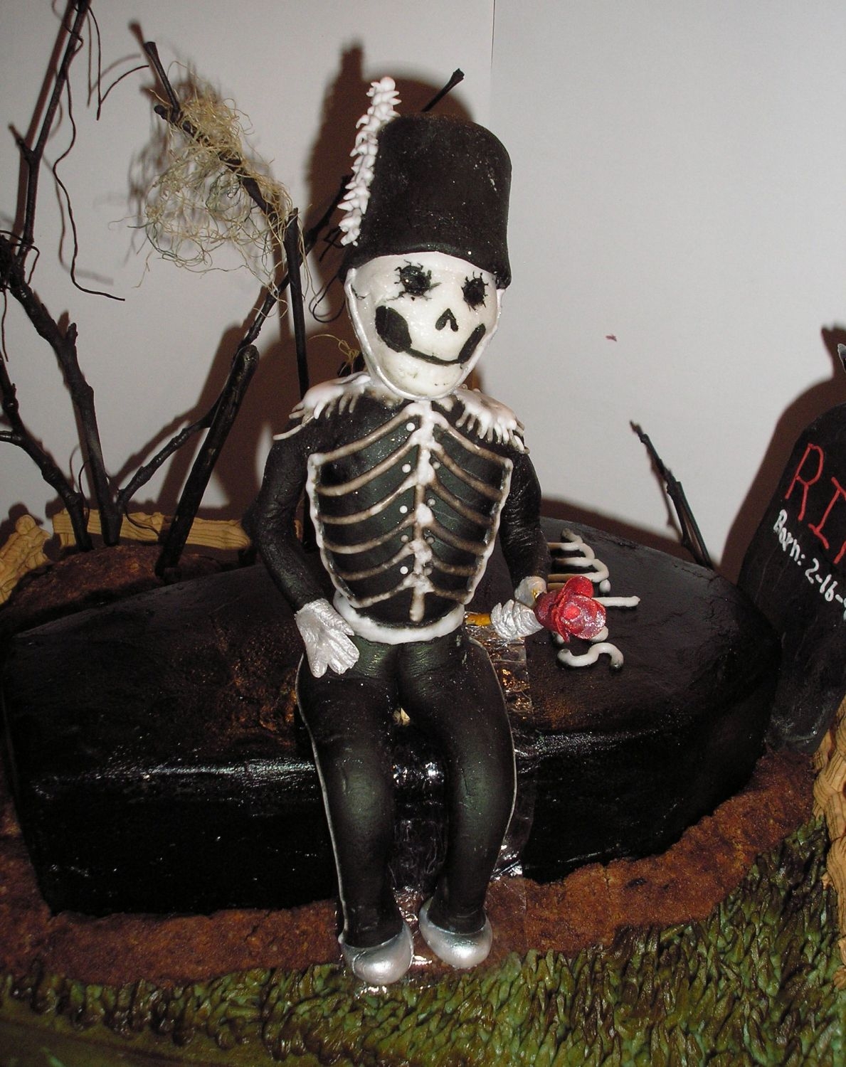 Goth Cake - CakeCentral.com