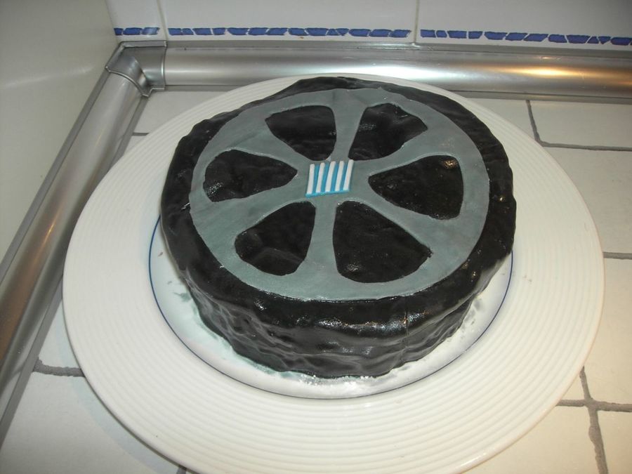 Rueda Fiat - CakeCentral.com