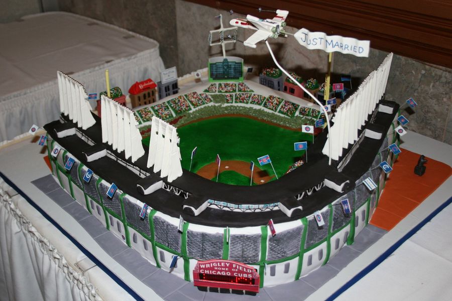 Wrigley Field - Star Wars Groom's Cake - CakeCentral.com