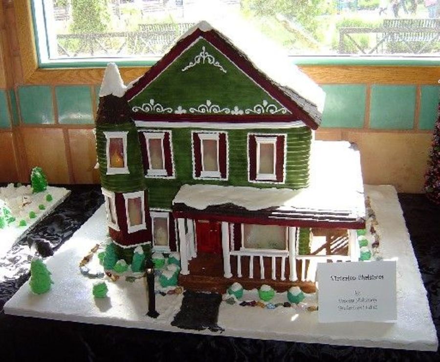 Victorian Gingerbread House - CakeCentral.com