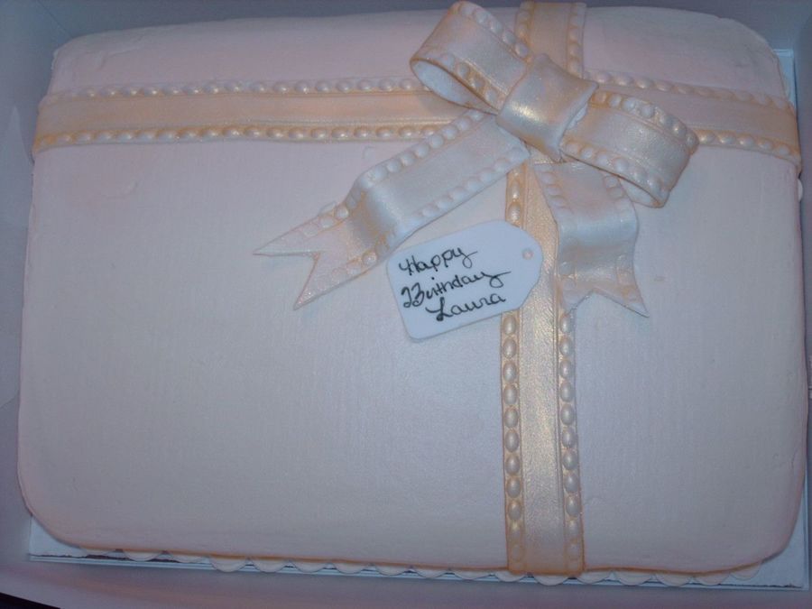 Package_Cake.jpg - CakeCentral.com