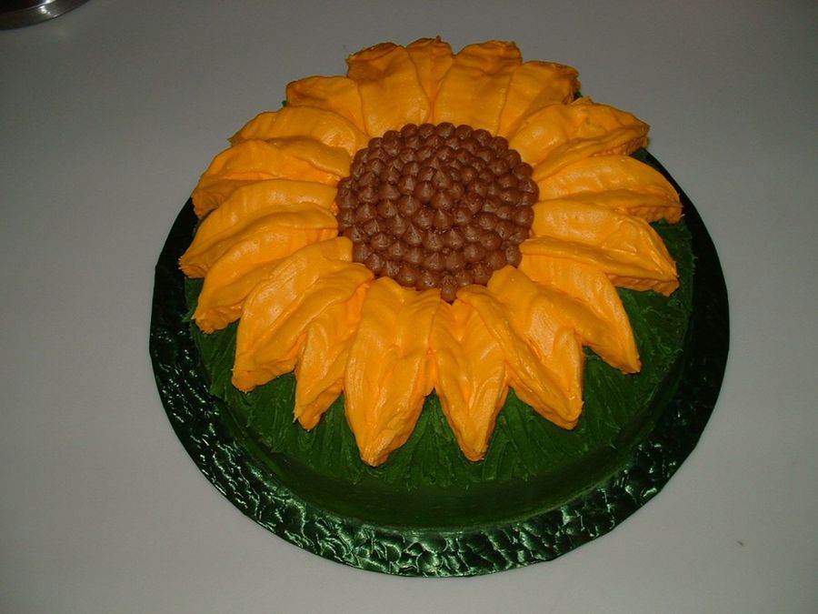 Sunflower Cake - CakeCentral.com