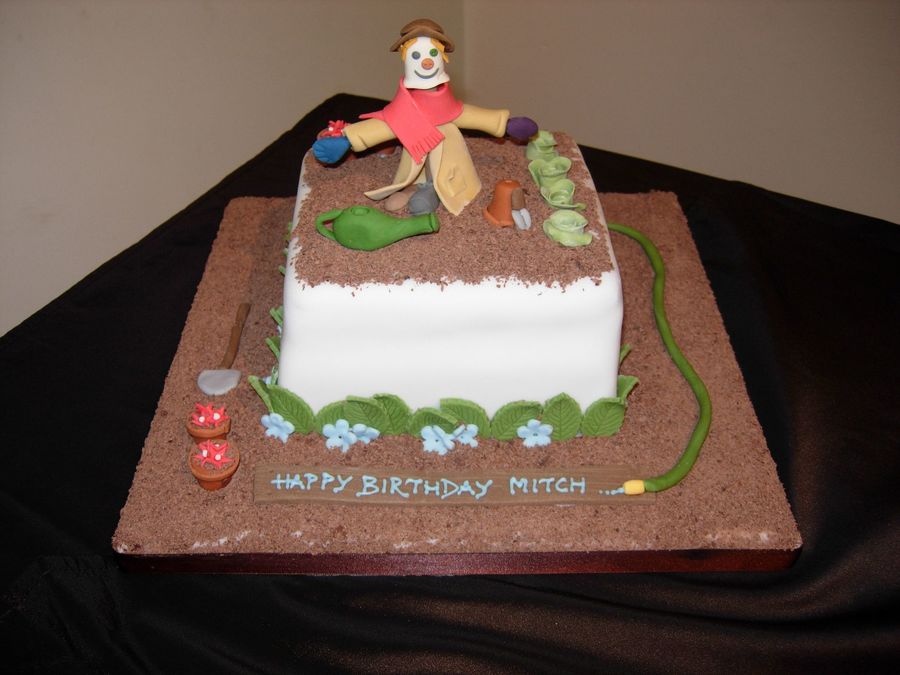 Scarecrow Cake - CakeCentral.com