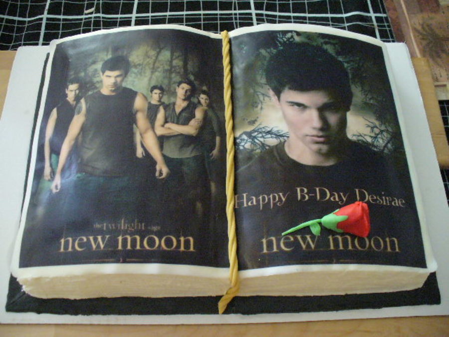 Team Jacob Open Book - CakeCentral.com