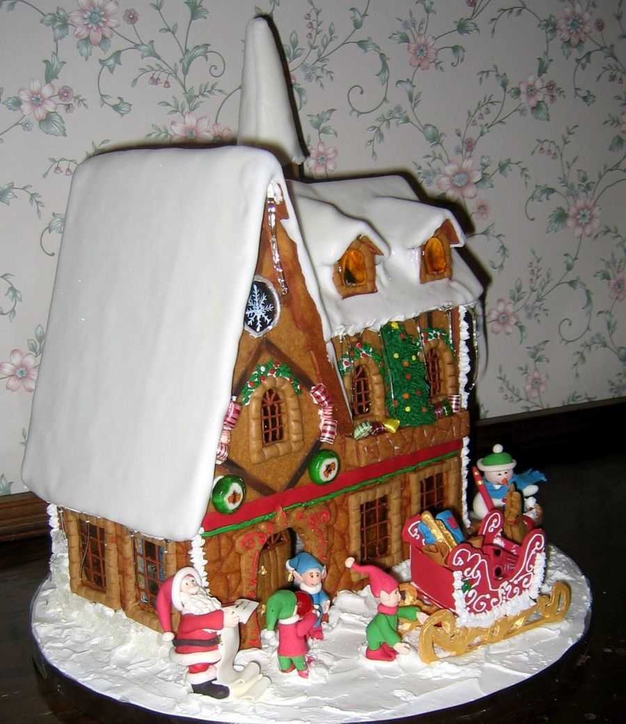 Gingerbread House 2006 - Front View - CakeCentral.com