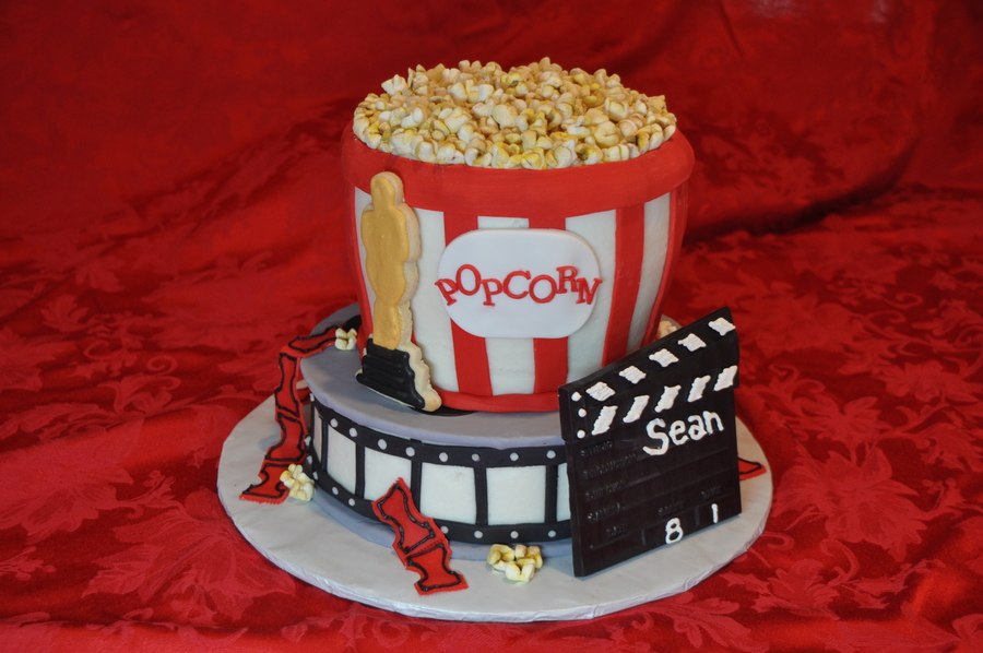 Let's Go To The Movies Cake - CakeCentral.com