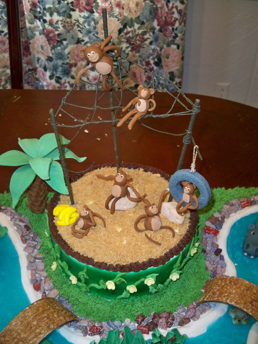 Zoo Cake - CakeCentral.com