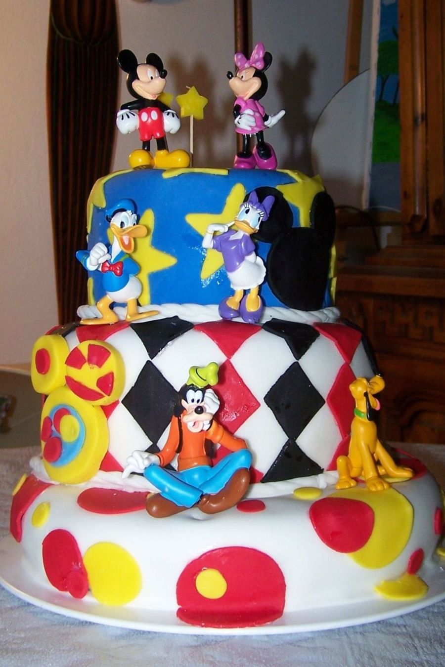 Mickey Mouse And Gang - CakeCentral.com