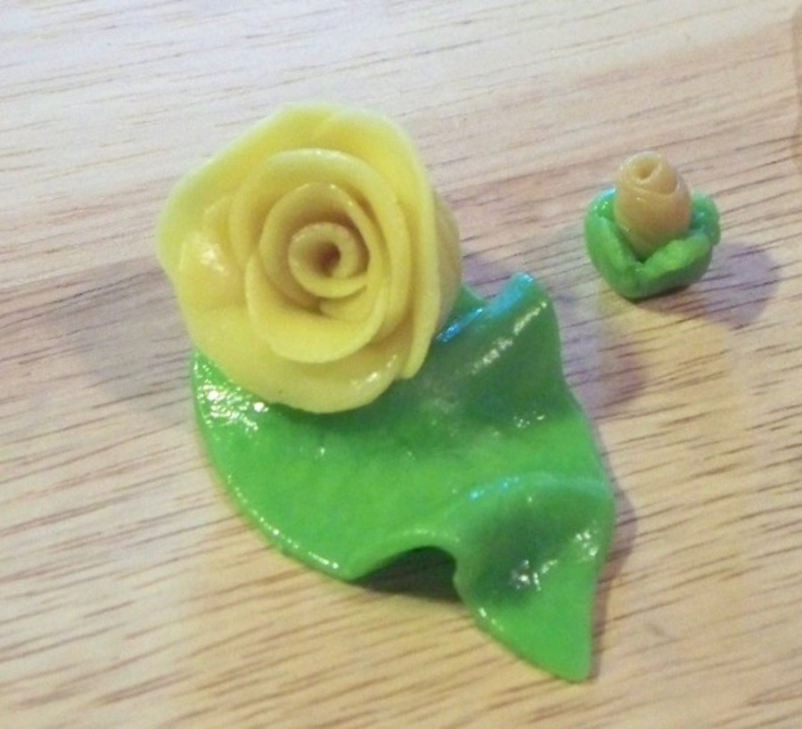 Tootsie Roll Rose - CakeCentral.com