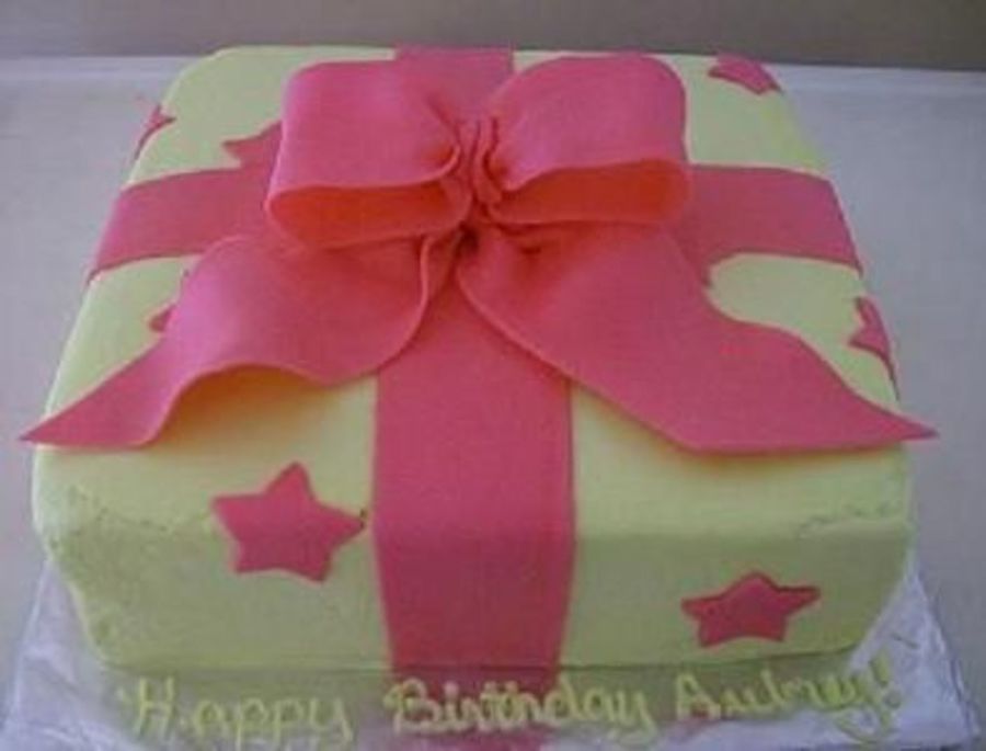 Package Cake - CakeCentral.com