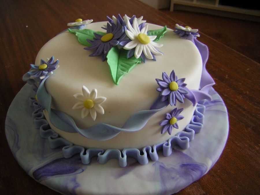 Daisy Purple Fondant - CakeCentral.com
