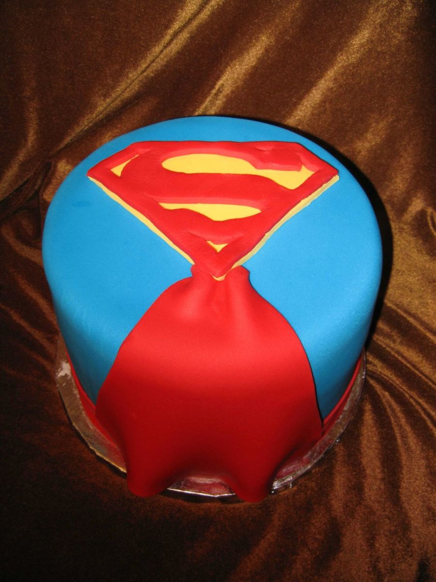 Superman Cake - CakeCentral.com