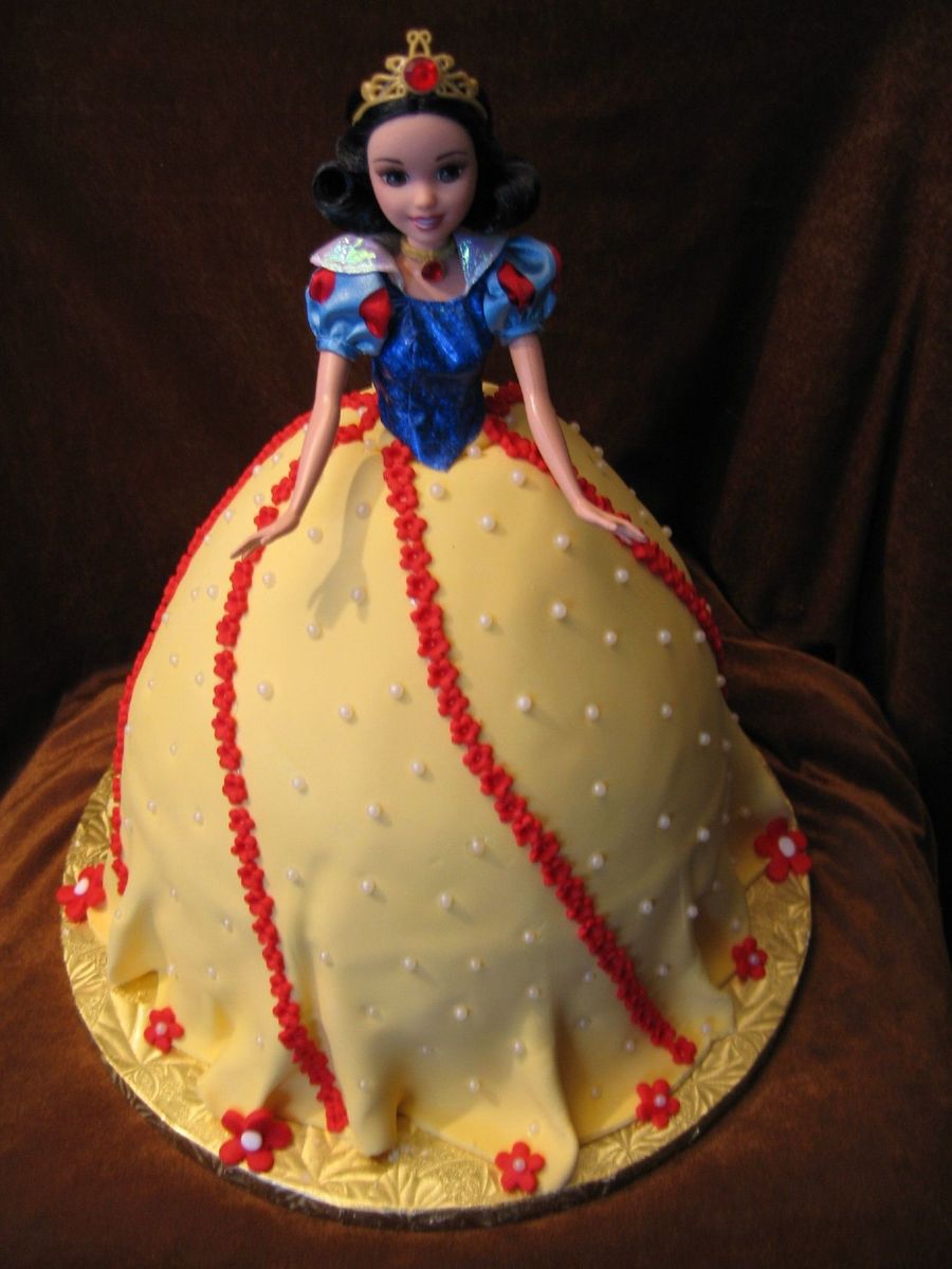 Snow White Cake - CakeCentral.com
