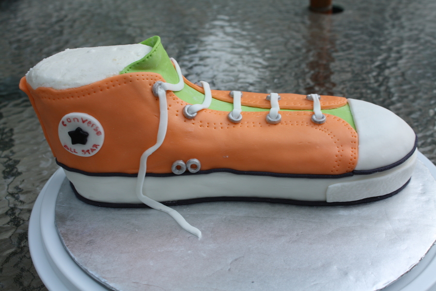 Converse Cake - CakeCentral.com