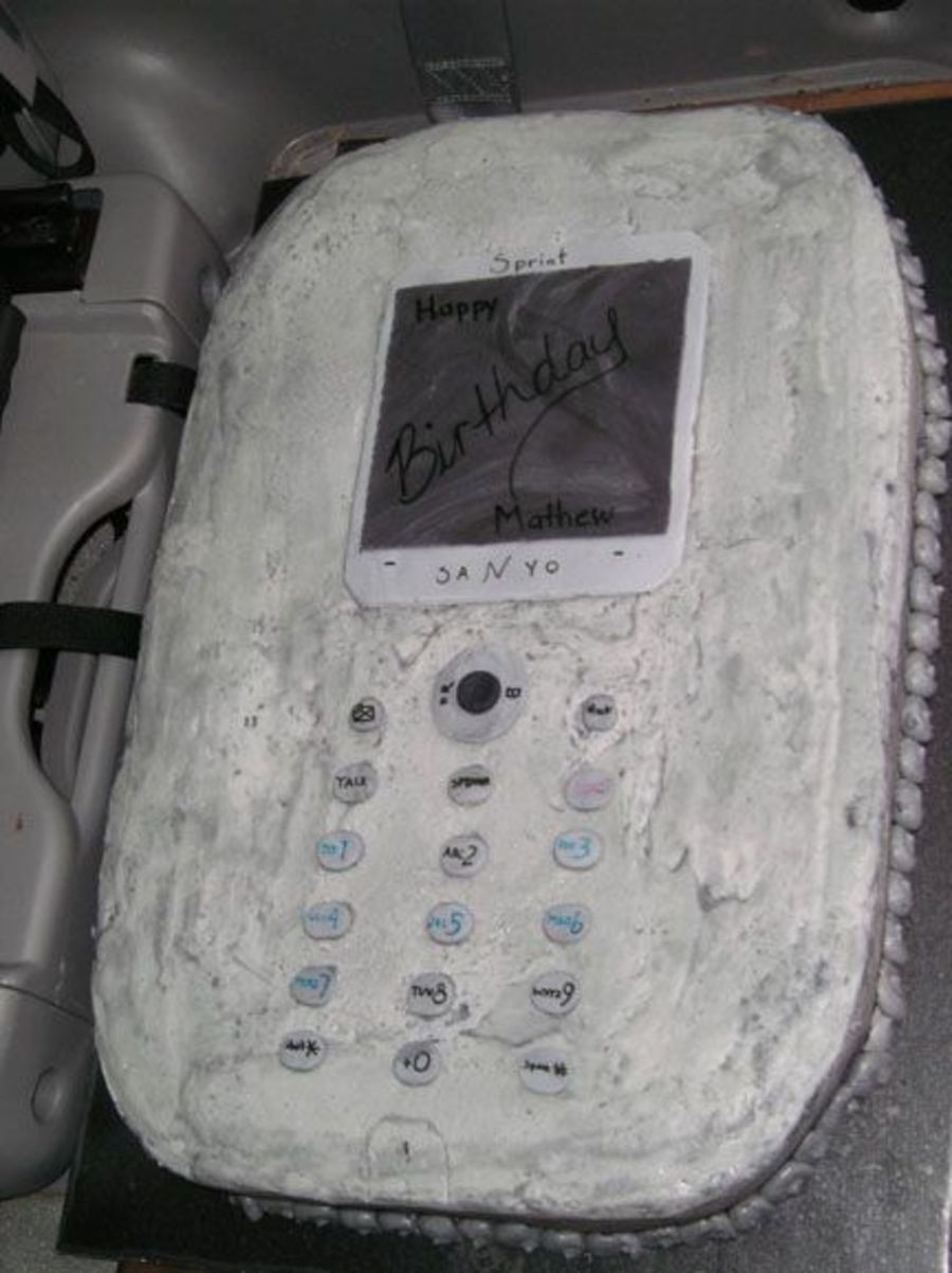 Cell Phone Birthday Cake - CakeCentral.com
