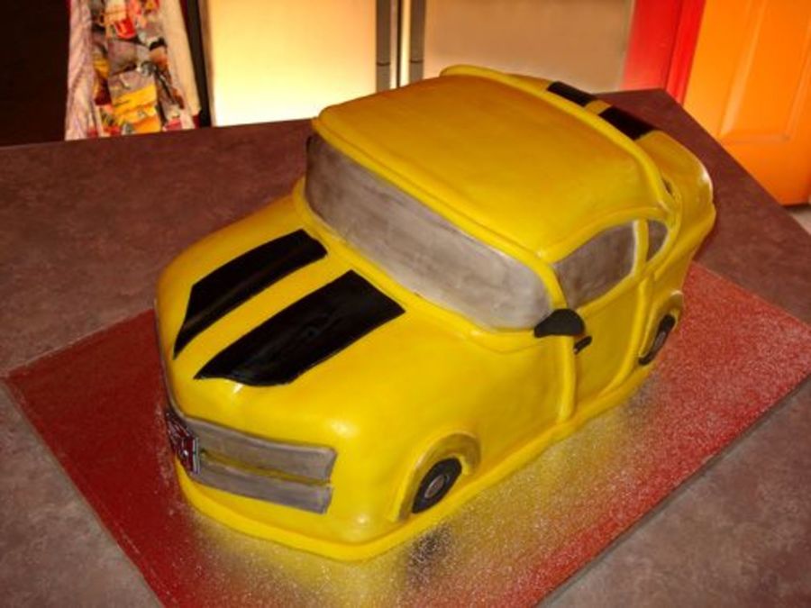 Transformers Bumblebee - CakeCentral.com