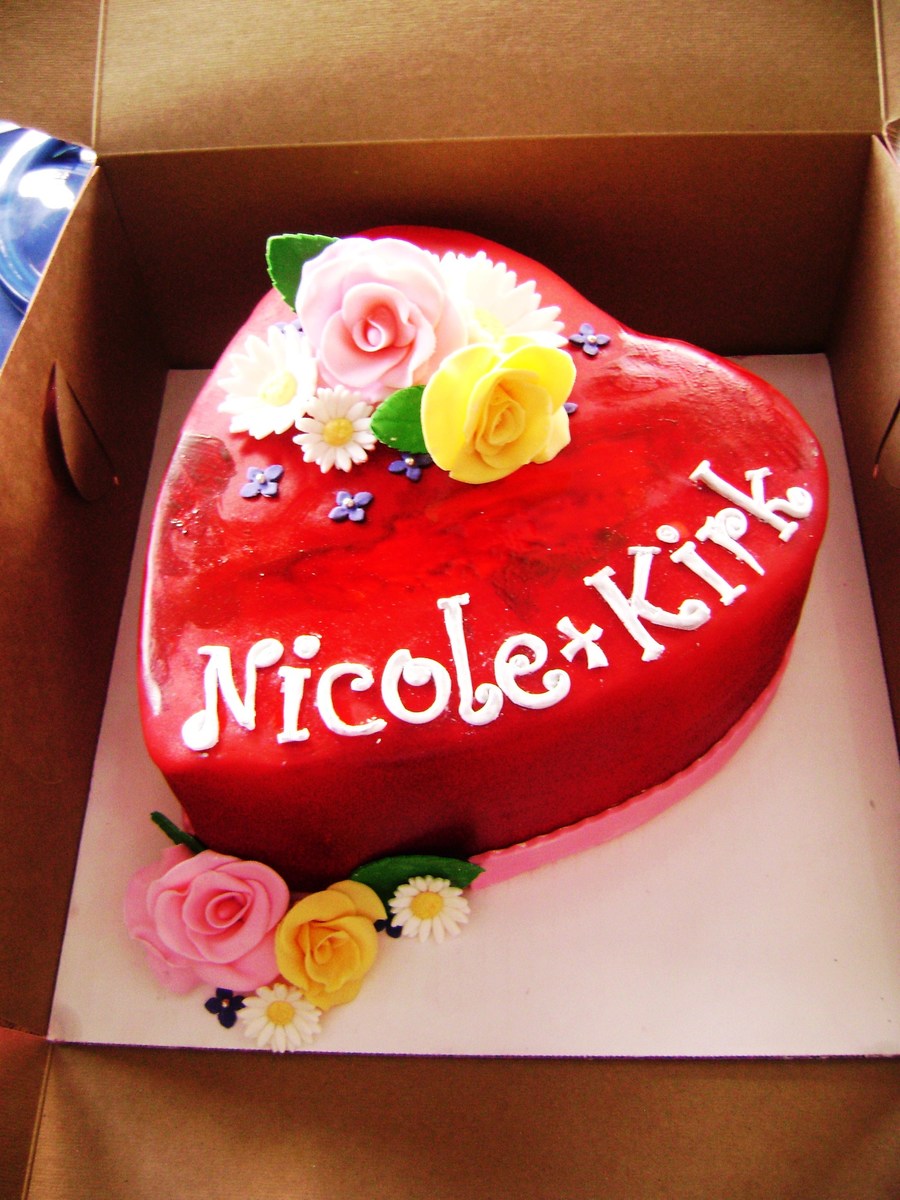 Bleeding Heart Cake - CakeCentral.com