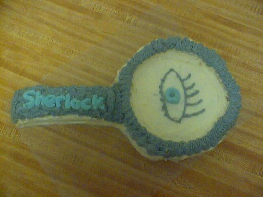 Magnifying Glass - CakeCentral.com