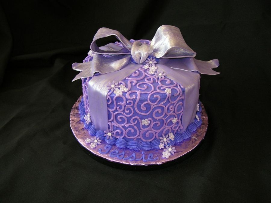 Jessica's Birthday Cake - CakeCentral.com
