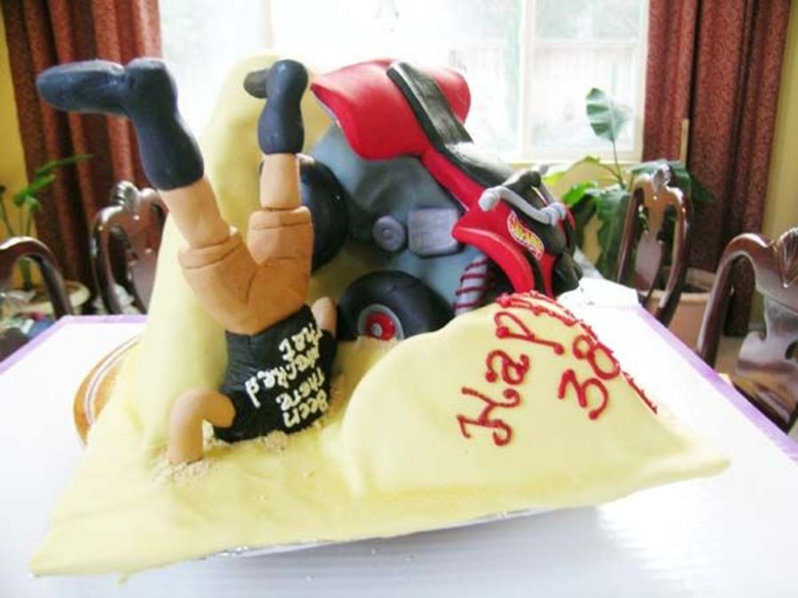 Crash Cake - CakeCentral.com