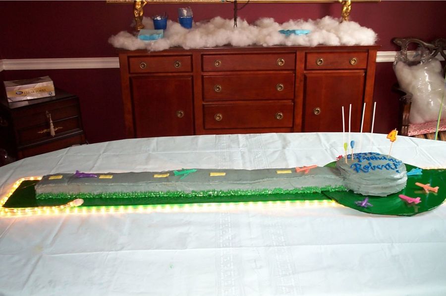Runway Cake - CakeCentral.com