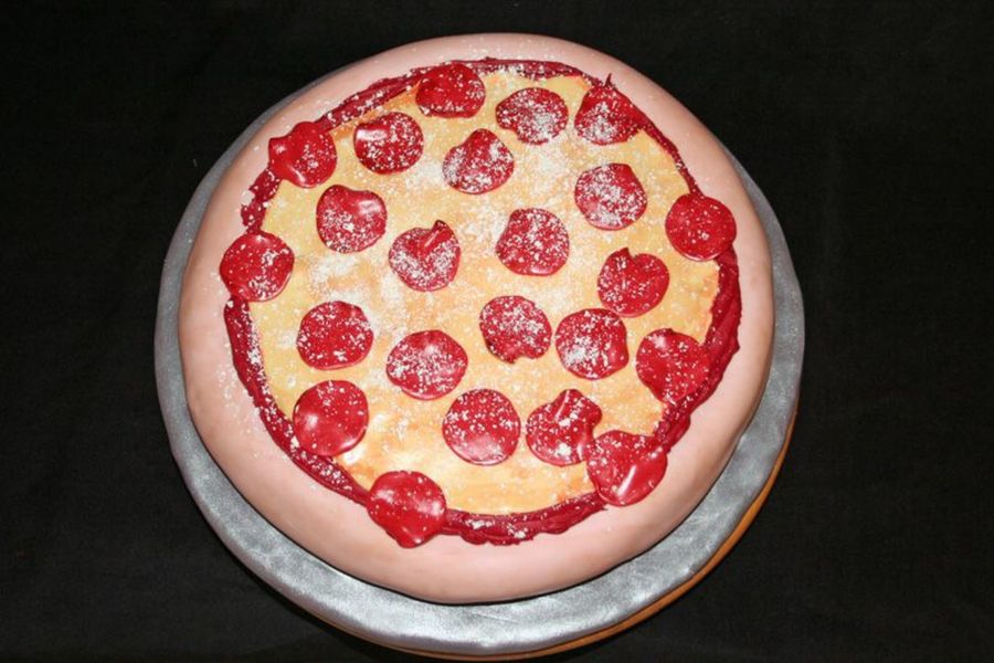Pepperoni Pizza - CakeCentral.com