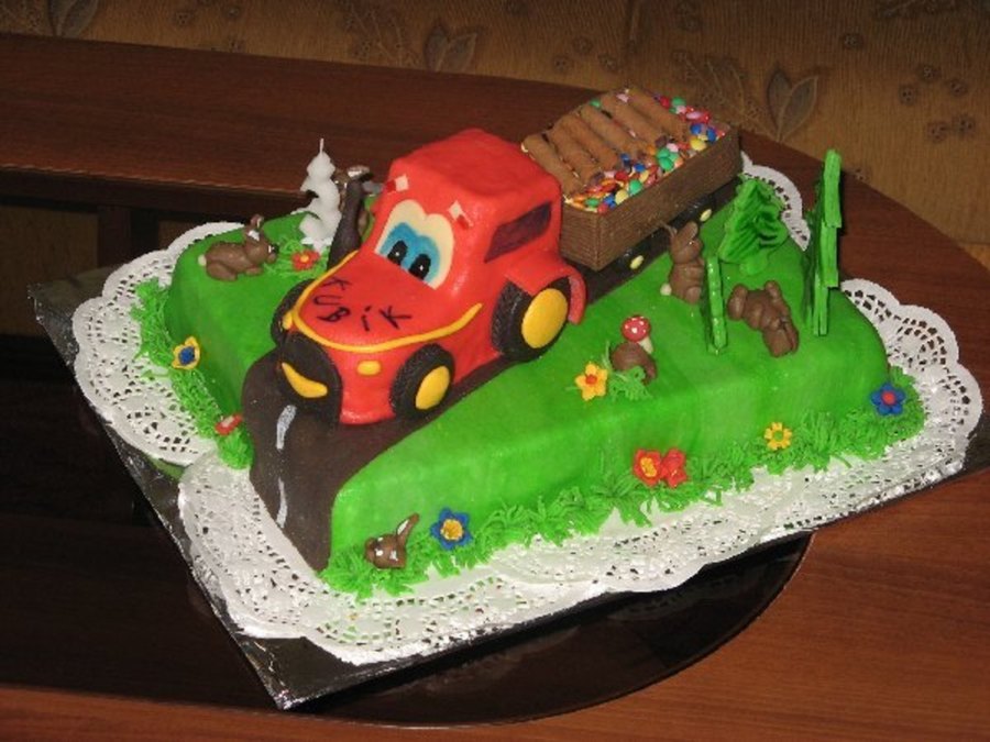 Tractor - CakeCentral.com