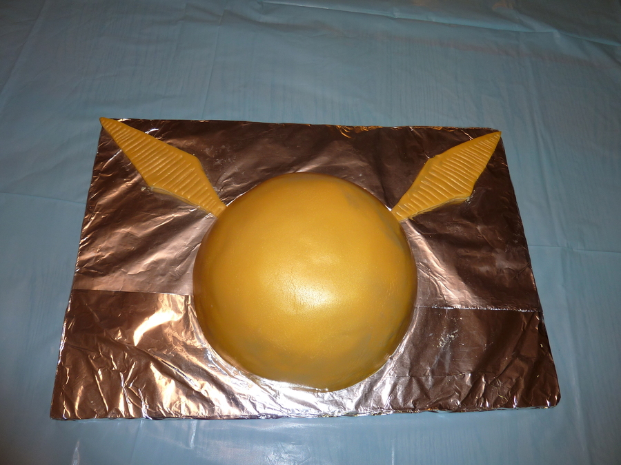 Golden Snitch Birthday Cake - CakeCentral.com