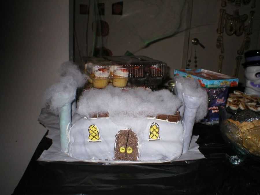 Haunted Castle - CakeCentral.com