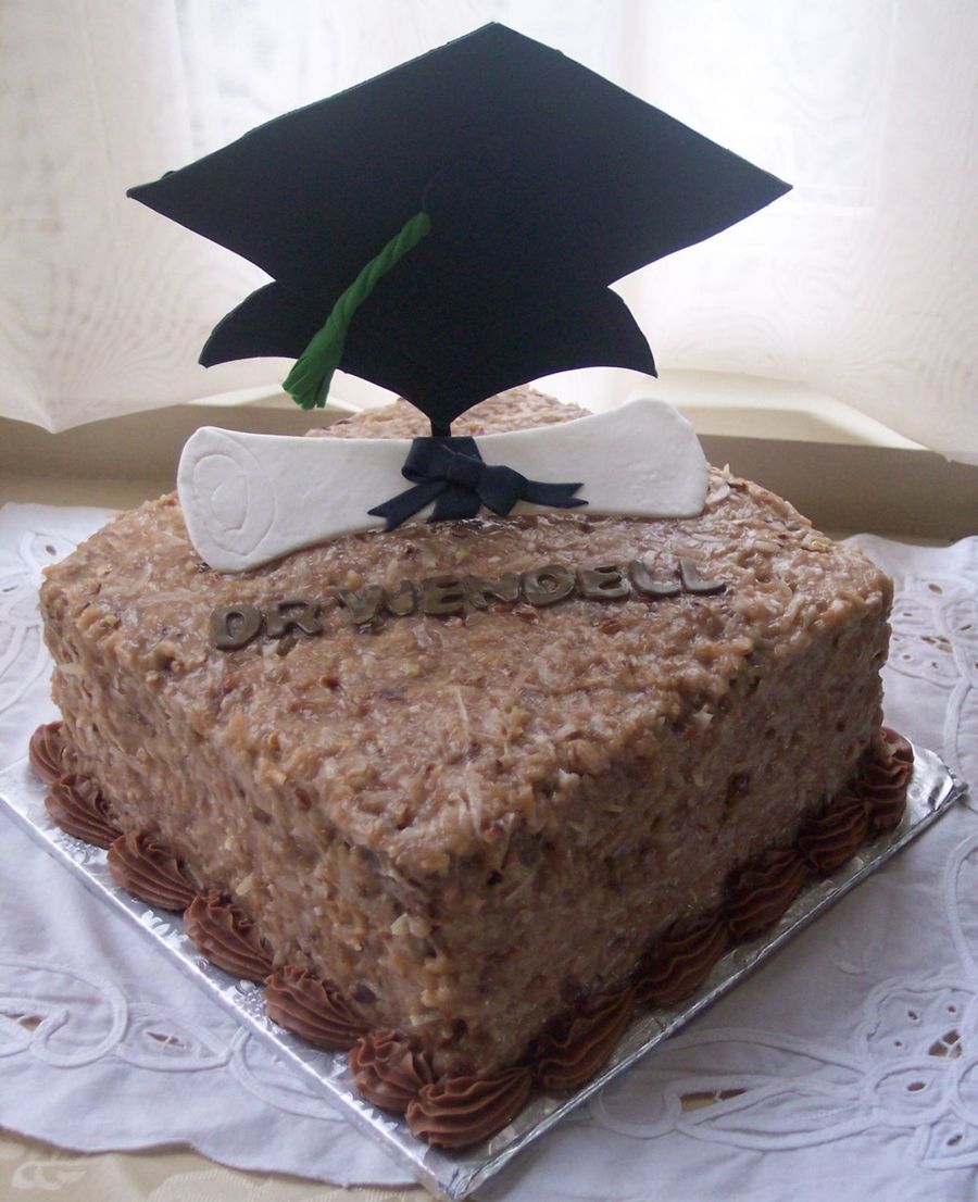 Graduation Cake For A Guy - CakeCentral.com
