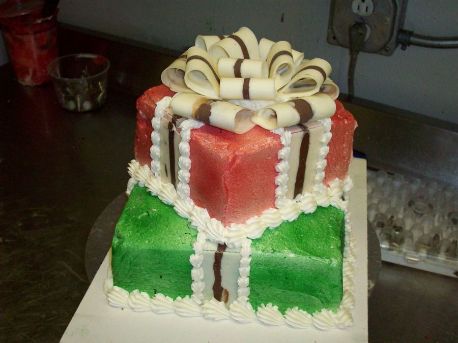 Package Cake - CakeCentral.com