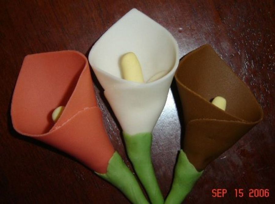 Calla Lilies - CakeCentral.com