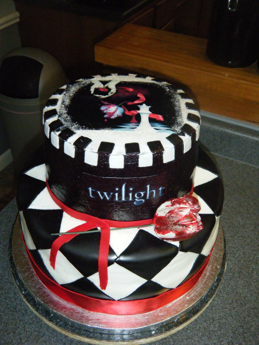 Twilight Cake - CakeCentral.com