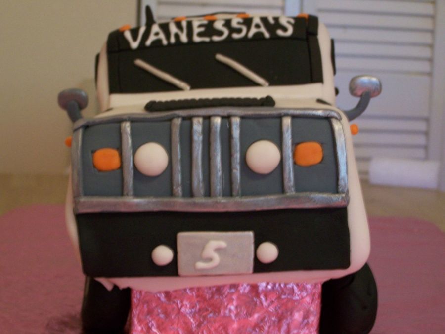 Stretch Hummer Limo - CakeCentral.com