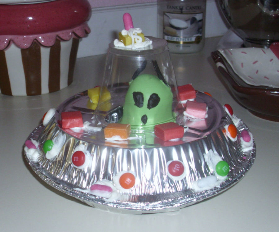 Alien Cupcakes - CakeCentral.com