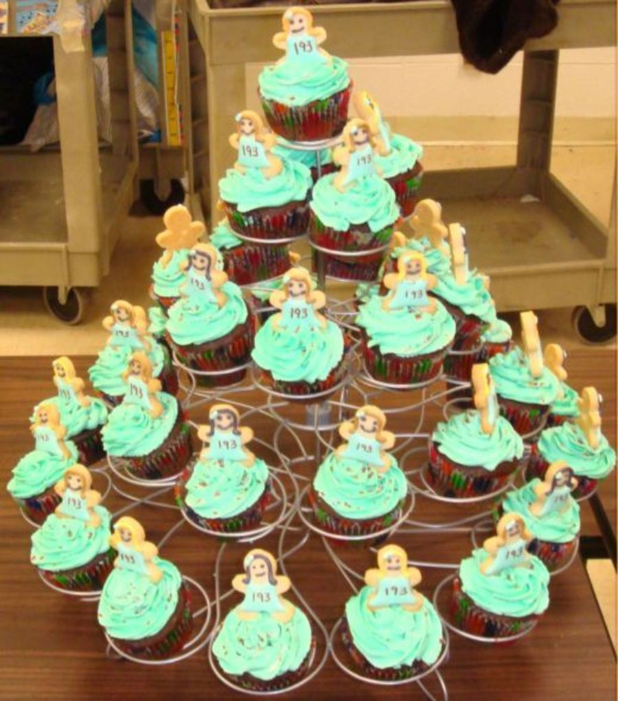 Girl Scouts Bridging Ceremony Cookies - CakeCentral.com