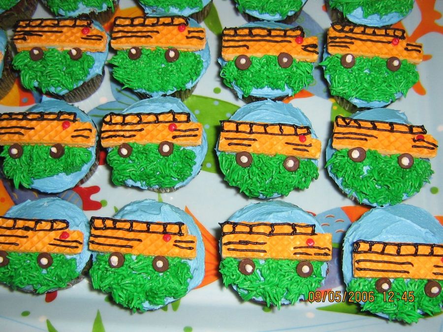 Bus Cupcakes - CakeCentral.com