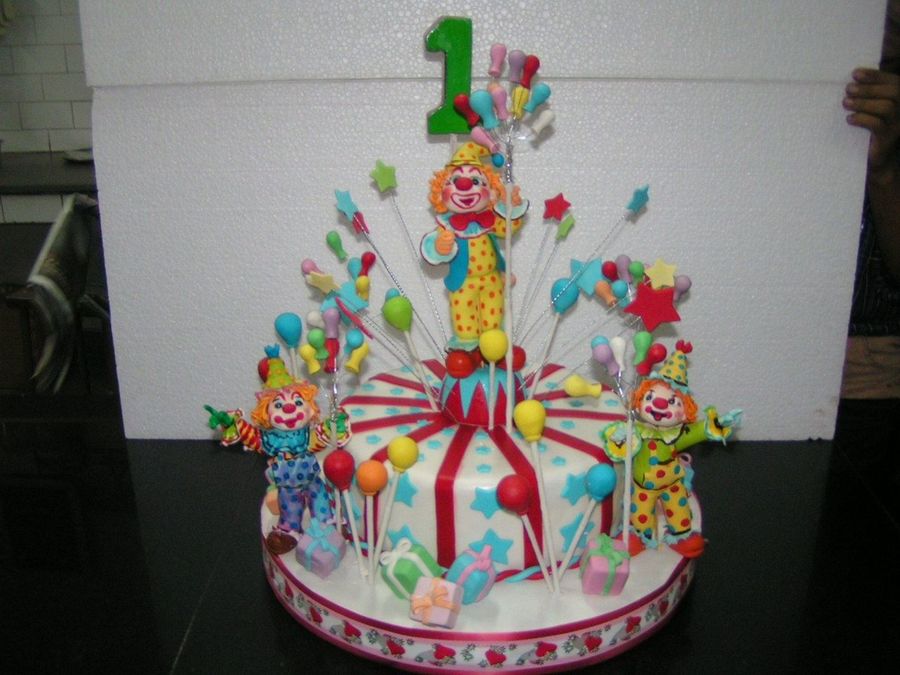 Circus_One_First_56.jpg - CakeCentral.com