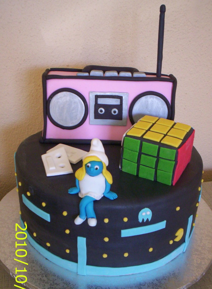 Mandy-Lee's 80's Pacman Cake - CakeCentral.com