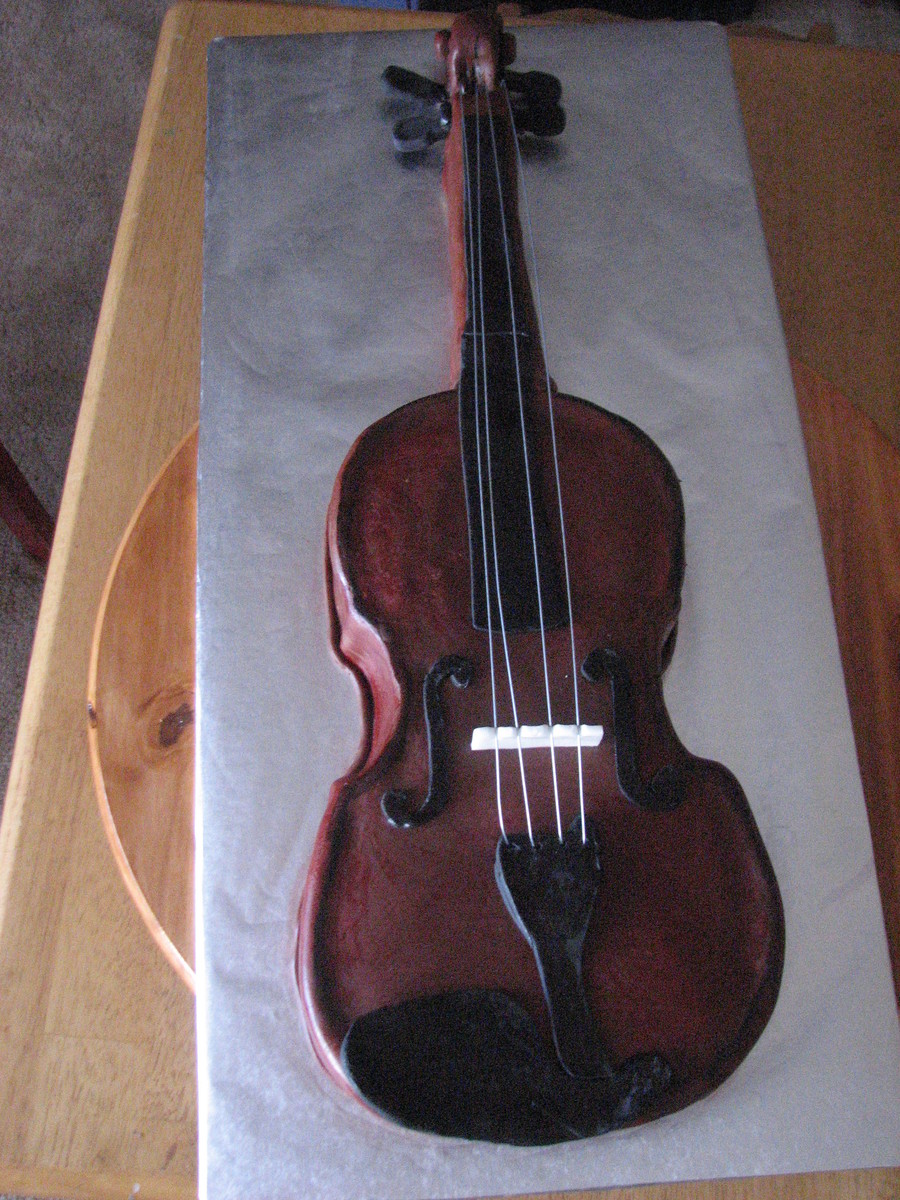 Violin Cake - CakeCentral.com
