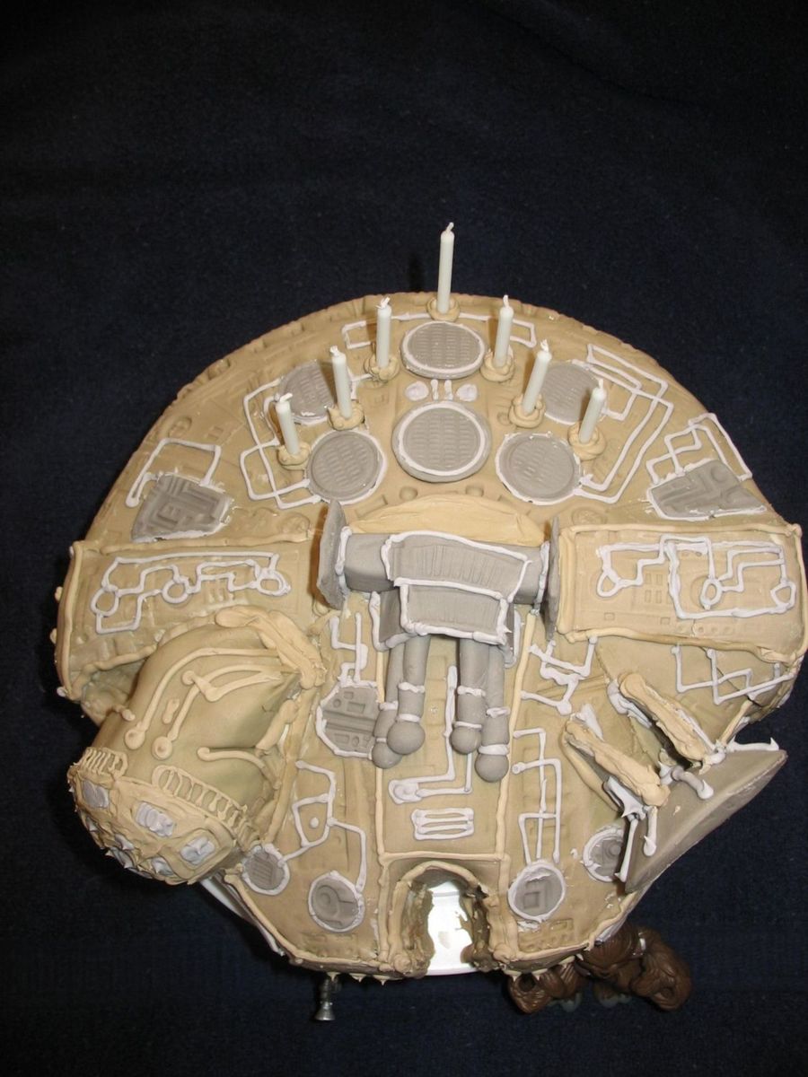 Millenium Falcon - CakeCentral.com