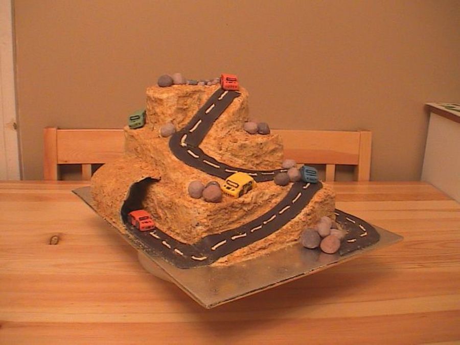 Off Road Hummer Birthday Cake - CakeCentral.com