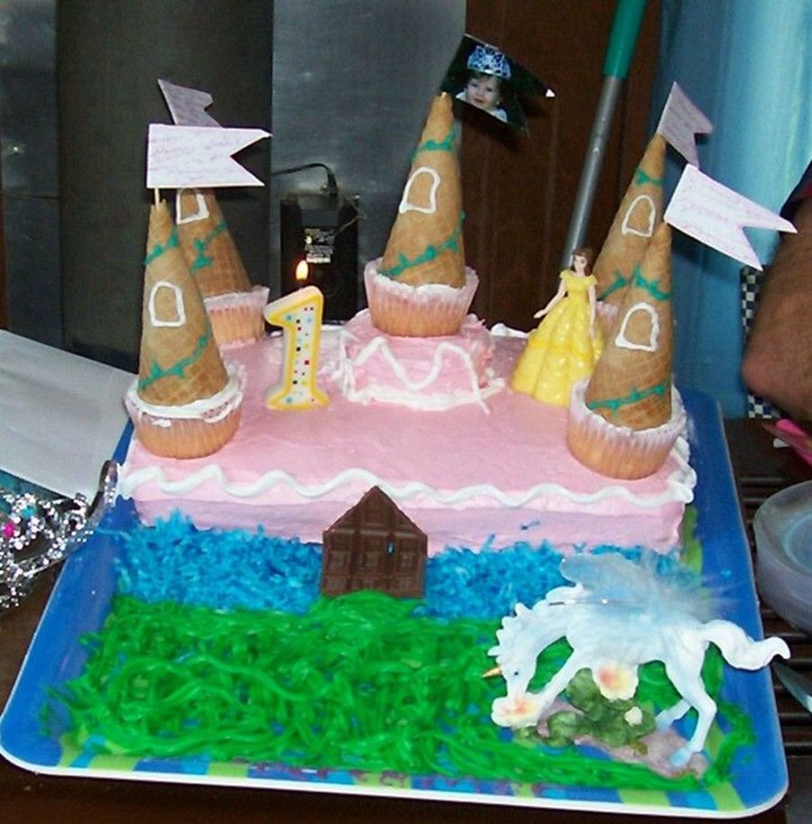 Becca's Castle Cake - CakeCentral.com