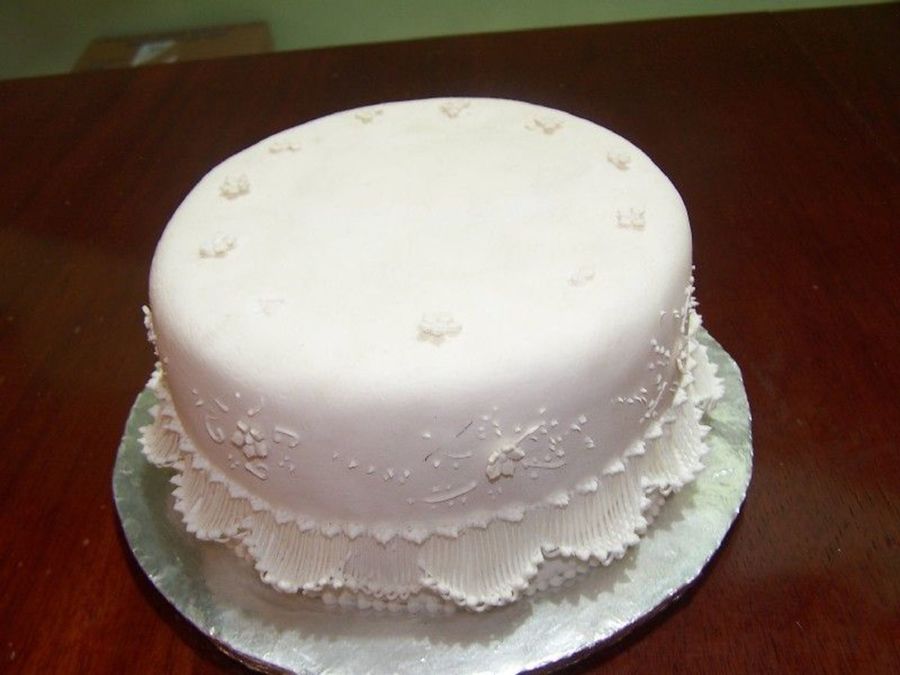 String Work And Bridges - CakeCentral.com