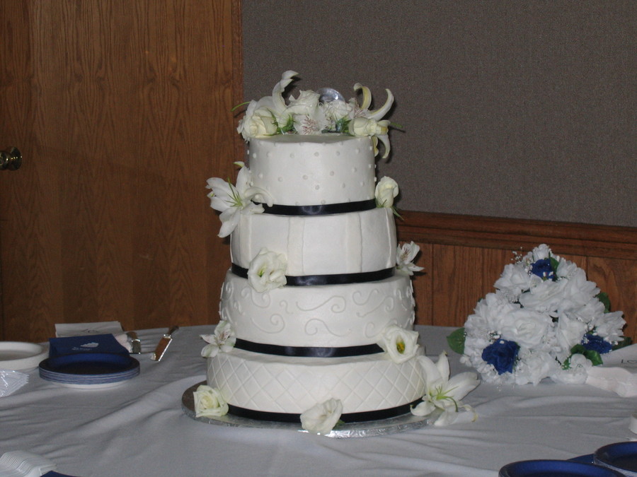 Navy Blue And White - CakeCentral.com