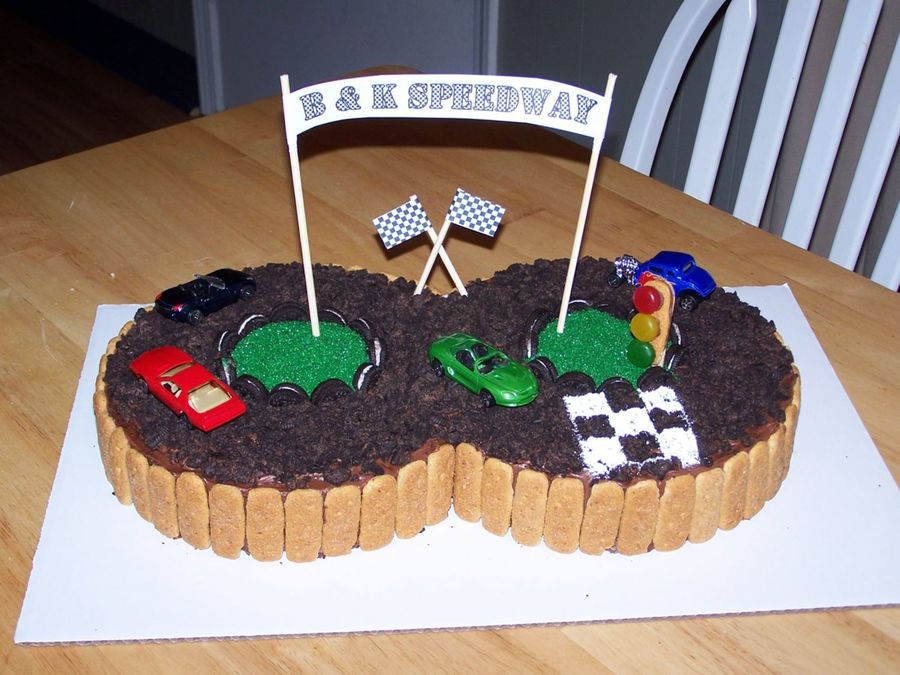 Racetrack Cake - CakeCentral.com