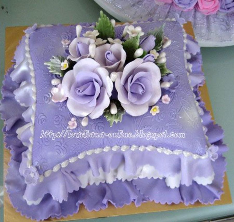 Pillow Cake - CakeCentral.com